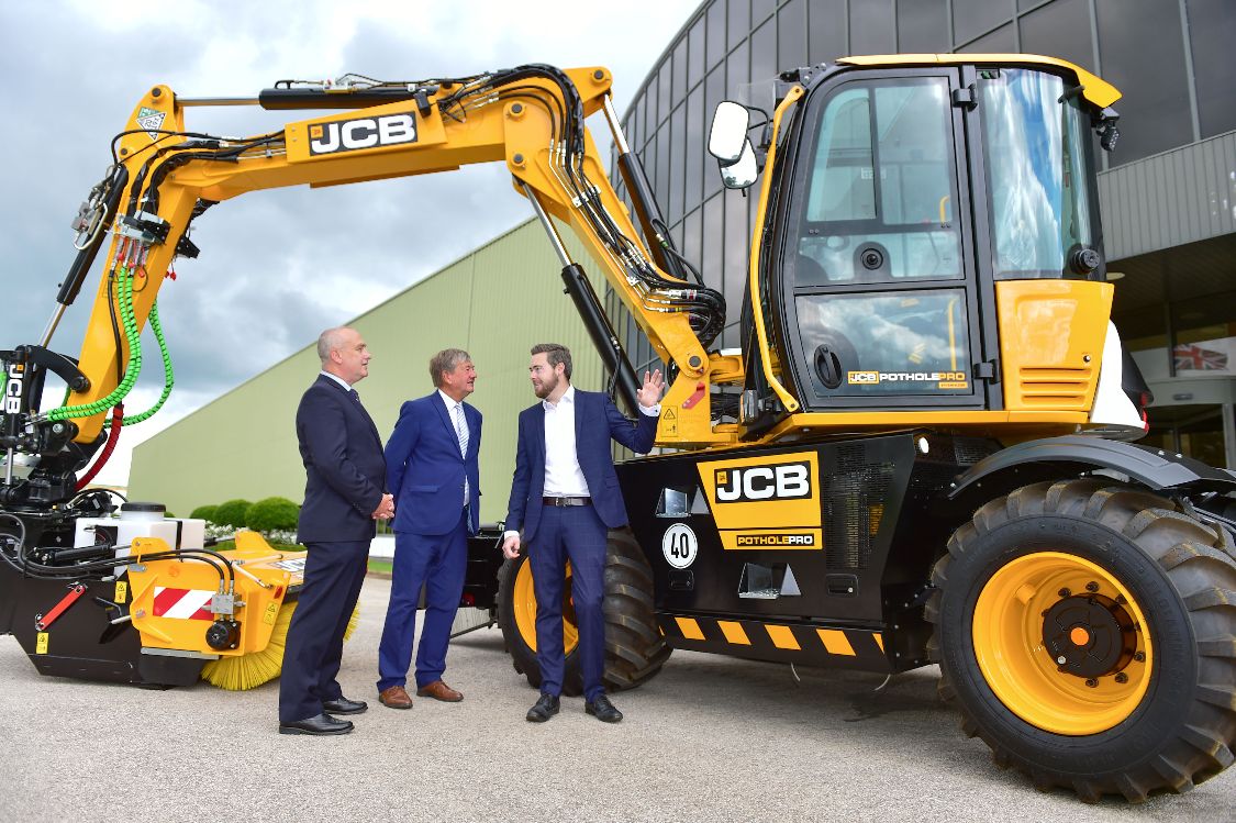 County Council takes delivery of pioneering ‘Pothole Pro’ machine ...